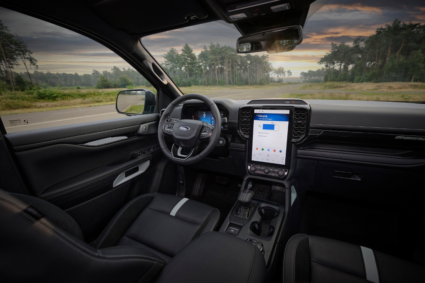 Ford Pro prasentiert Ranger PHEV und erstmals komplett elektrifizierte Nutzfahrzeugflotte IAA TRANSPORTATION